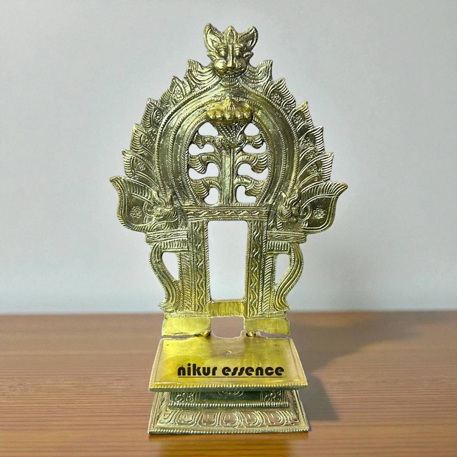Peeta Prabhavali Panchaloha Idol – Divine Temple Frame with… – Nikur ...