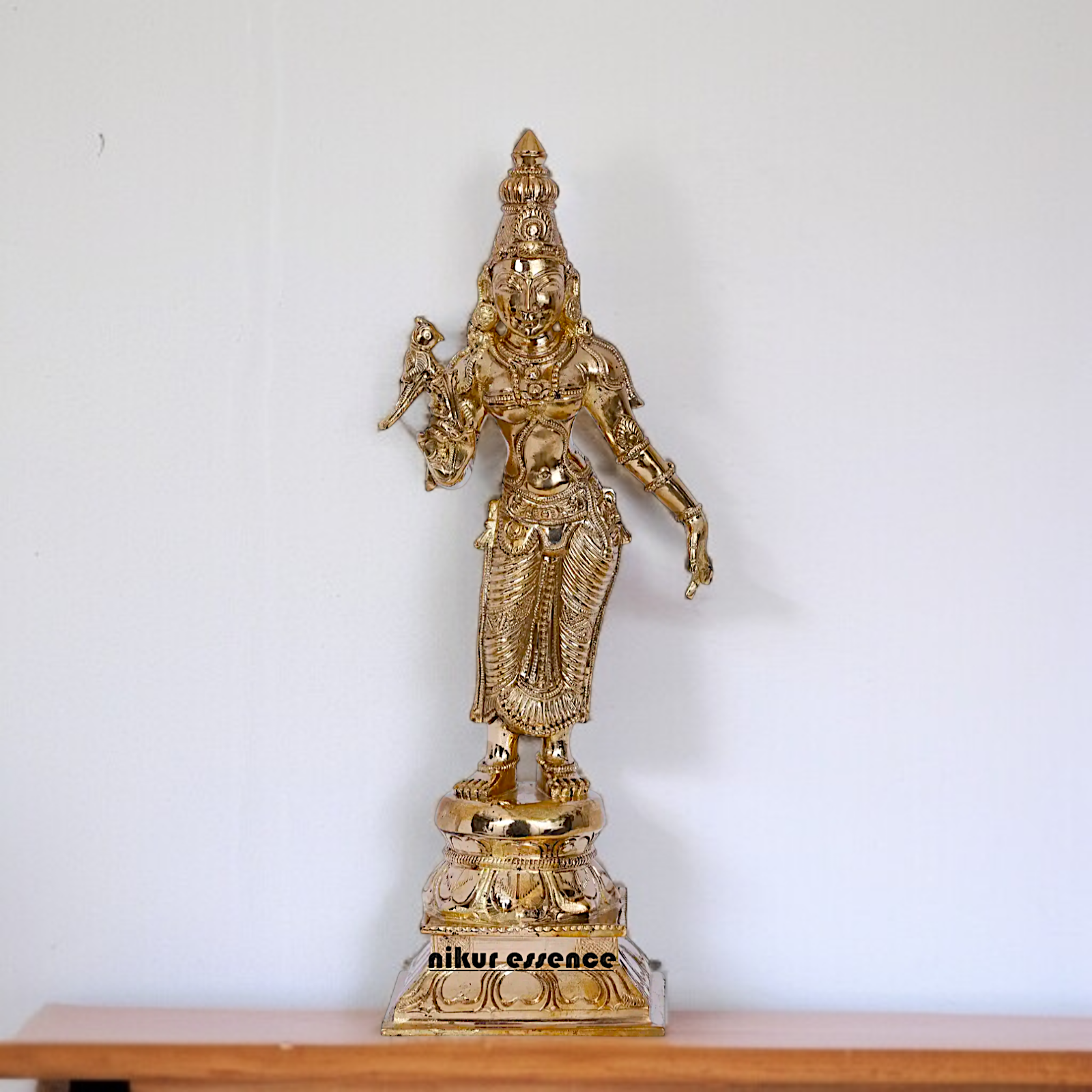 Goddess Meenakshi Devi Panchaloha idol - 12 Inches – Nikur Essence