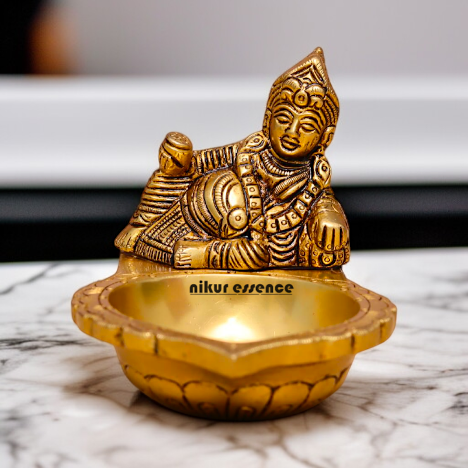 Lord Kuber Maharaj oil Diya lamp idol - 5.3 Inches – Nikuressence