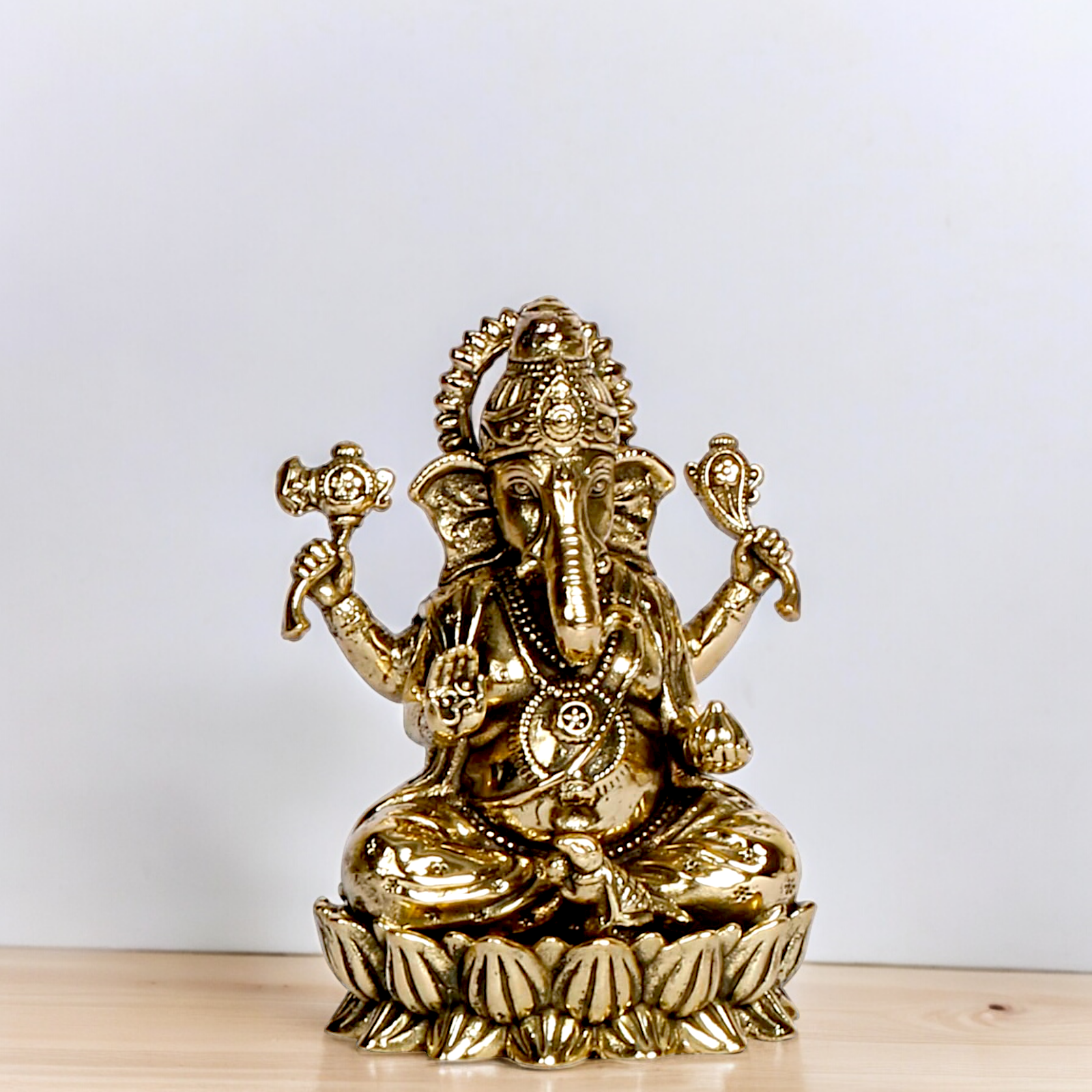 Solid Brass Vinayaka Ganesha idol - 2 inches – Nikur Essence
